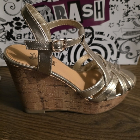 Brash | Shoes | Brash Molly Metallic Wedge Sandals 65 | Poshmark